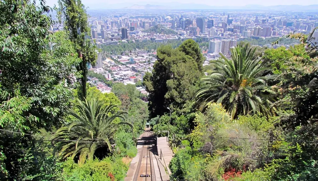 Cerro San Cristóbal: Guía de Atracciones y Senderos en Santiago